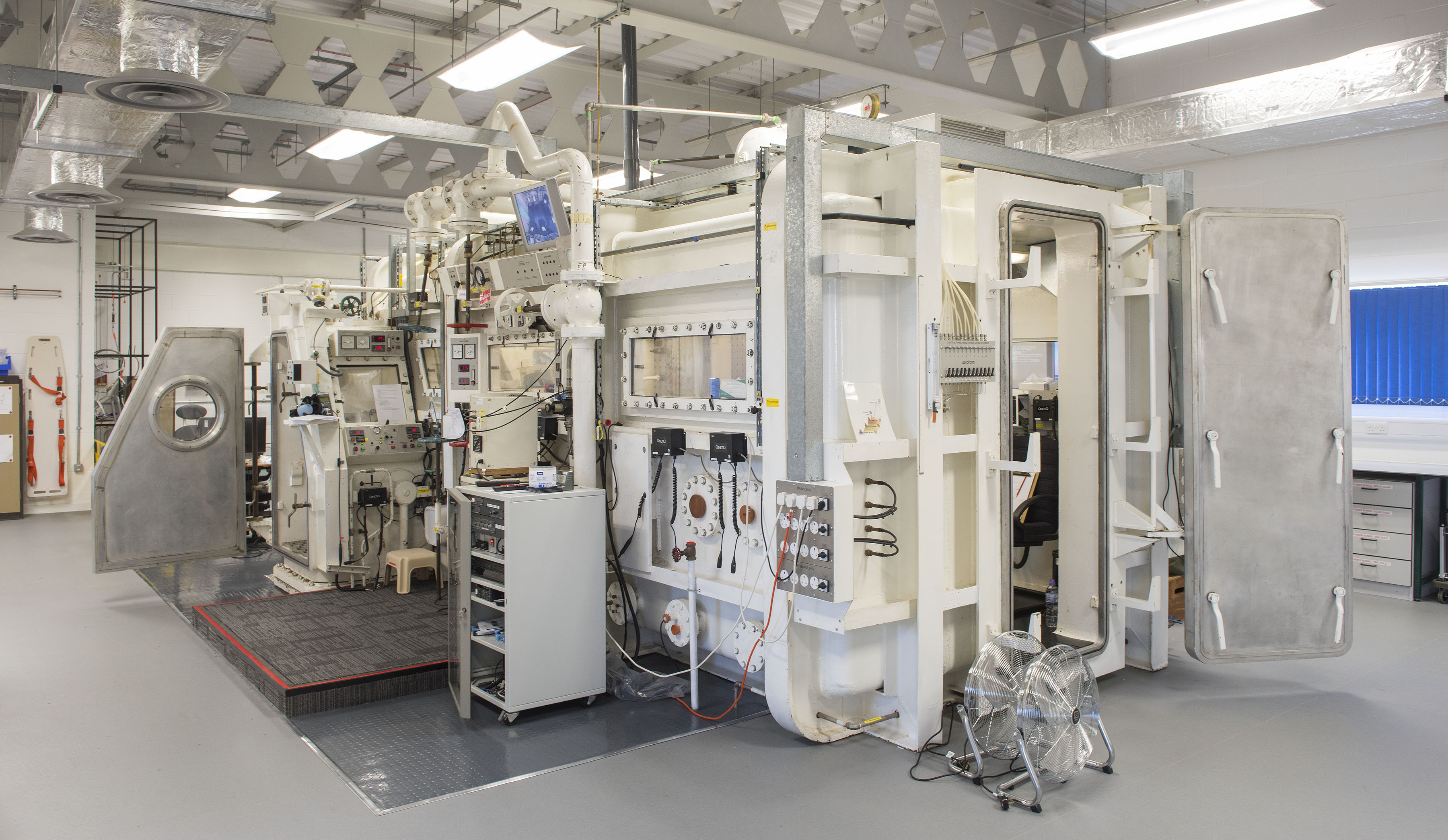 UK Space Facilities Hypobaric Chamber